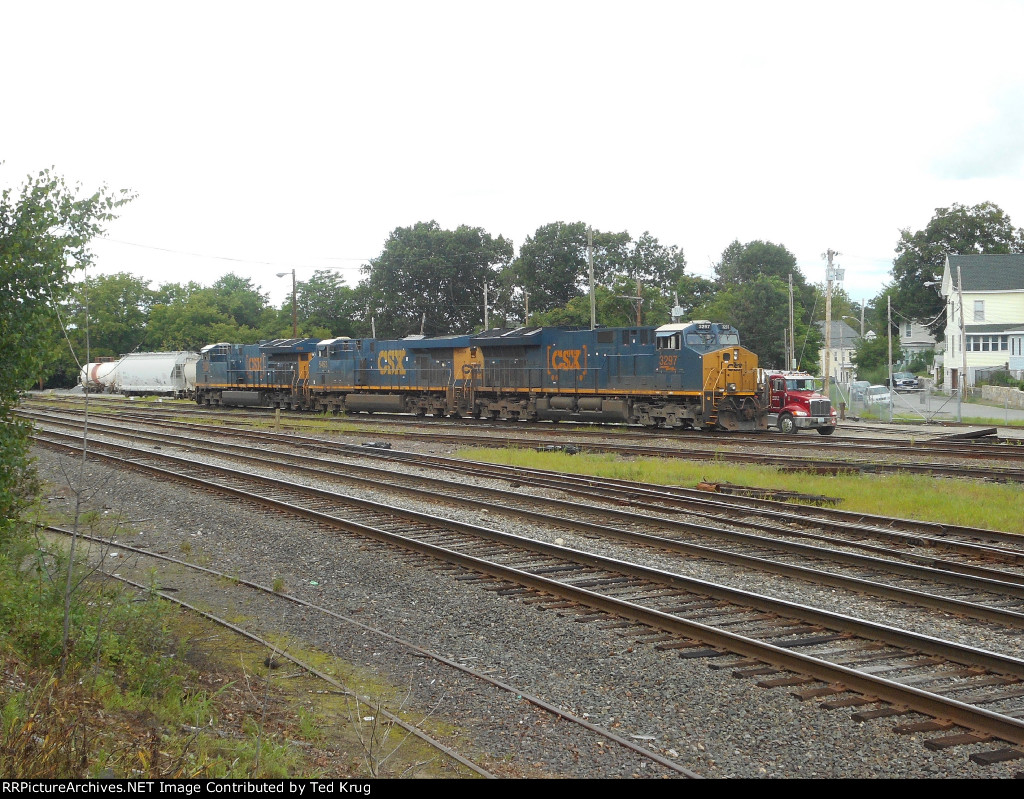 CSX 3297, 5453 & 3352